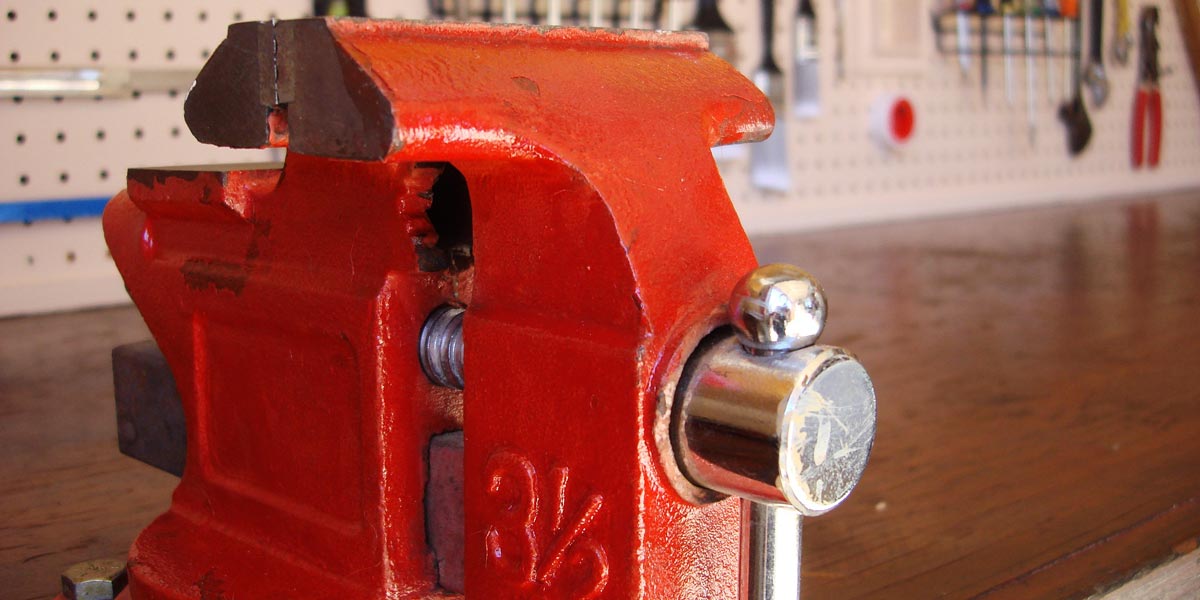 Workbench Organization Tips Every DIYer Needs | Dumpsters.com